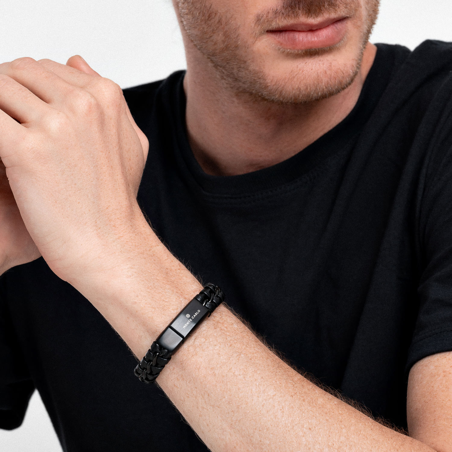 Pulseira Masculina de Couro Preto em Aço Preto - 21 cm | MONTE CARLO