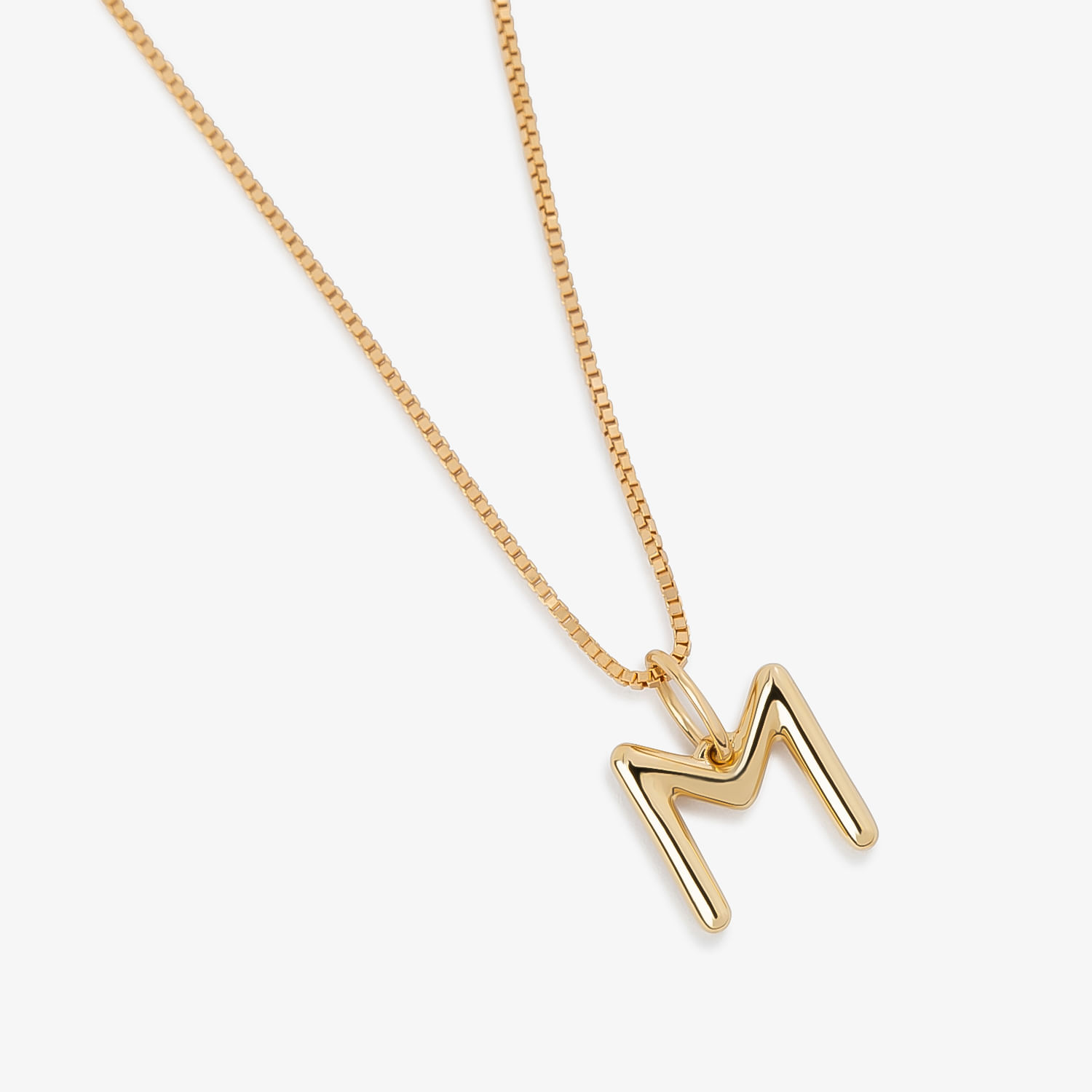 Pingente Letra M em Ouro Amarelo 18k | MONTE CARLO